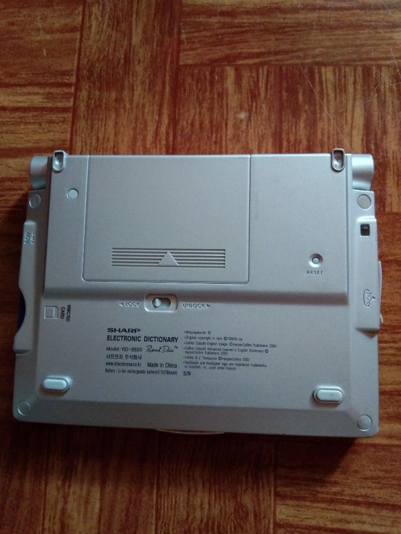 SHARP Electronics Dictionary RD8800, Elektronik, Lainnya di Carousell