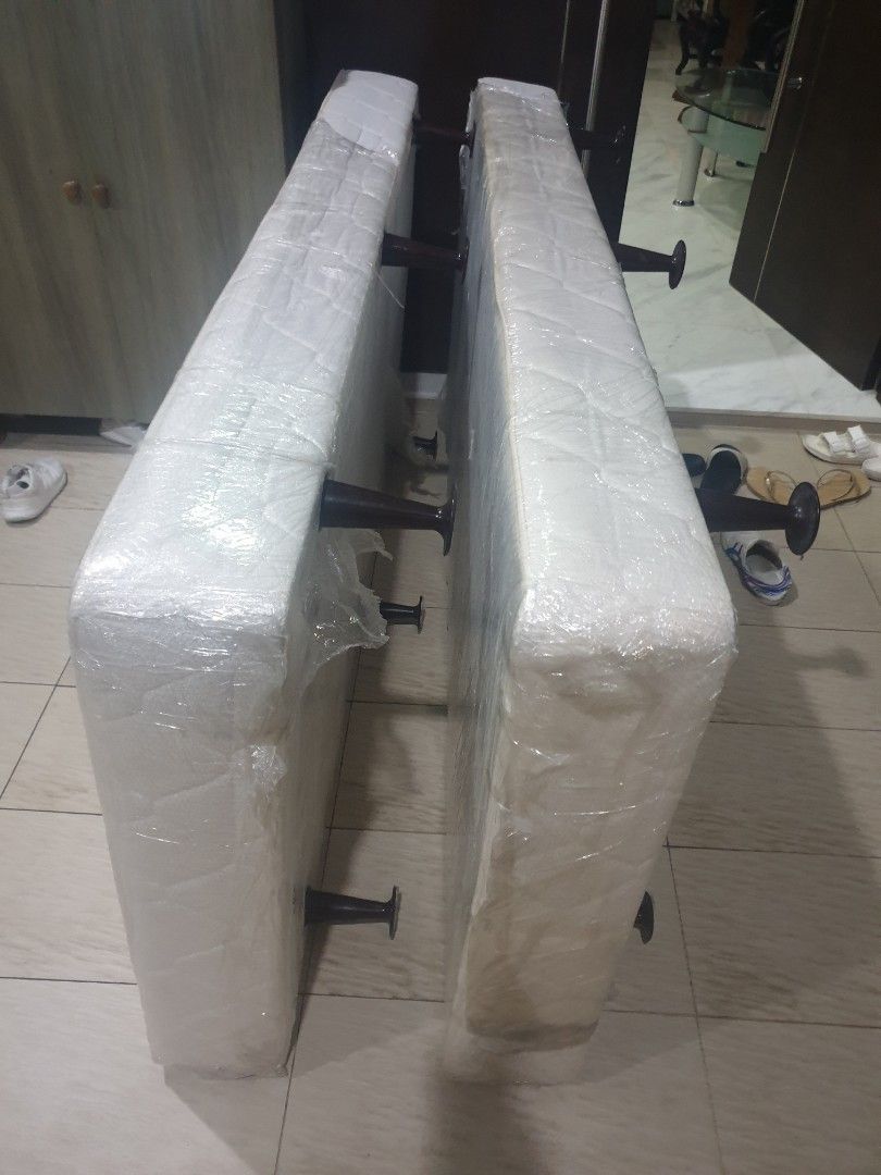 Simmons Single / Super Single Divan Bed Stand x 2, Furniture & Home ...