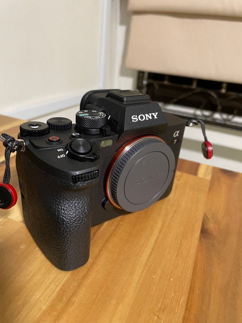 SONY A7IV (Body Only) | SC 6K | Seldom used | Peak Design Leash ...