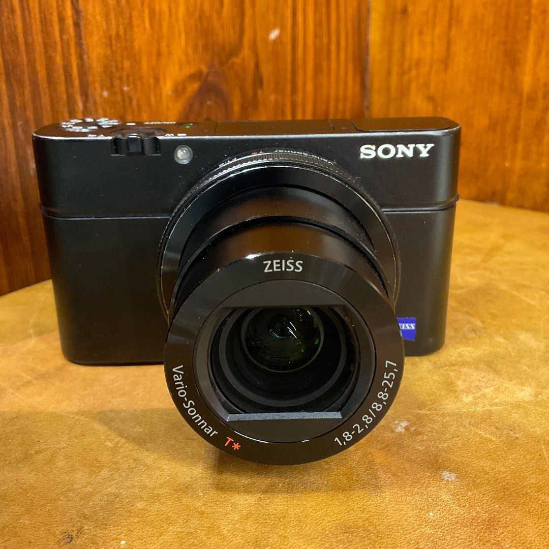 Sony RX00 Mk4 (4704577) With Box, Photography, Cameras on Carousell