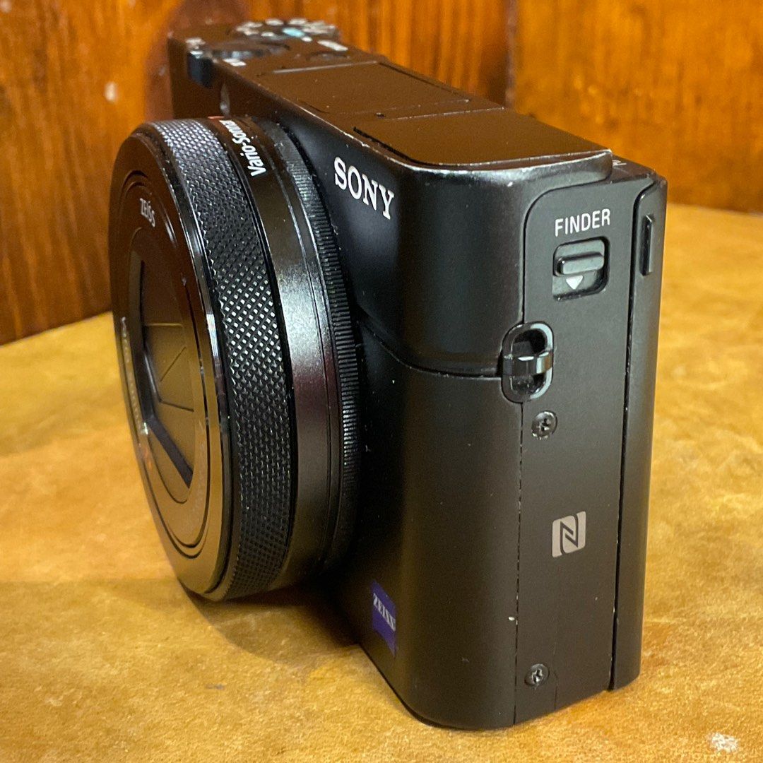 Sony RX00 Mk4 (4704577) With Box, Photography, Cameras on Carousell