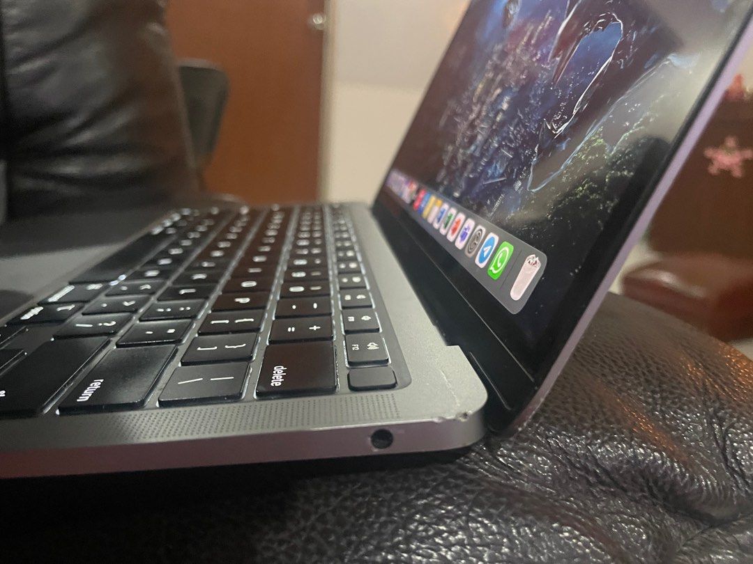 Space Grey MacBook Air 13-inch with M1 Chip (Free 30W Charger Included ...