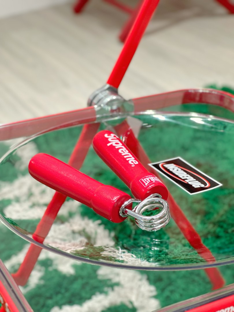 Supreme Everlast Hand Grip, Sports Equipment, Exercise & Fitness ...