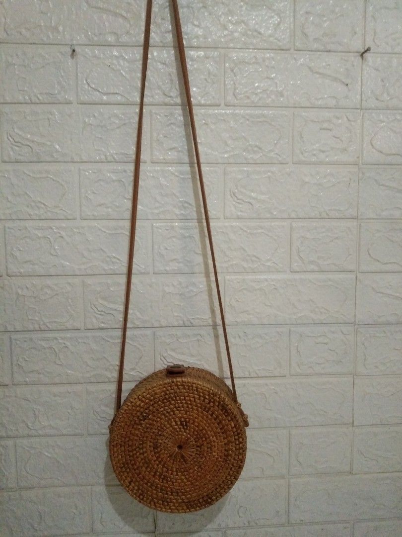 Tas bali rotan, Fesyen Wanita, Tas & Dompet di Carousell