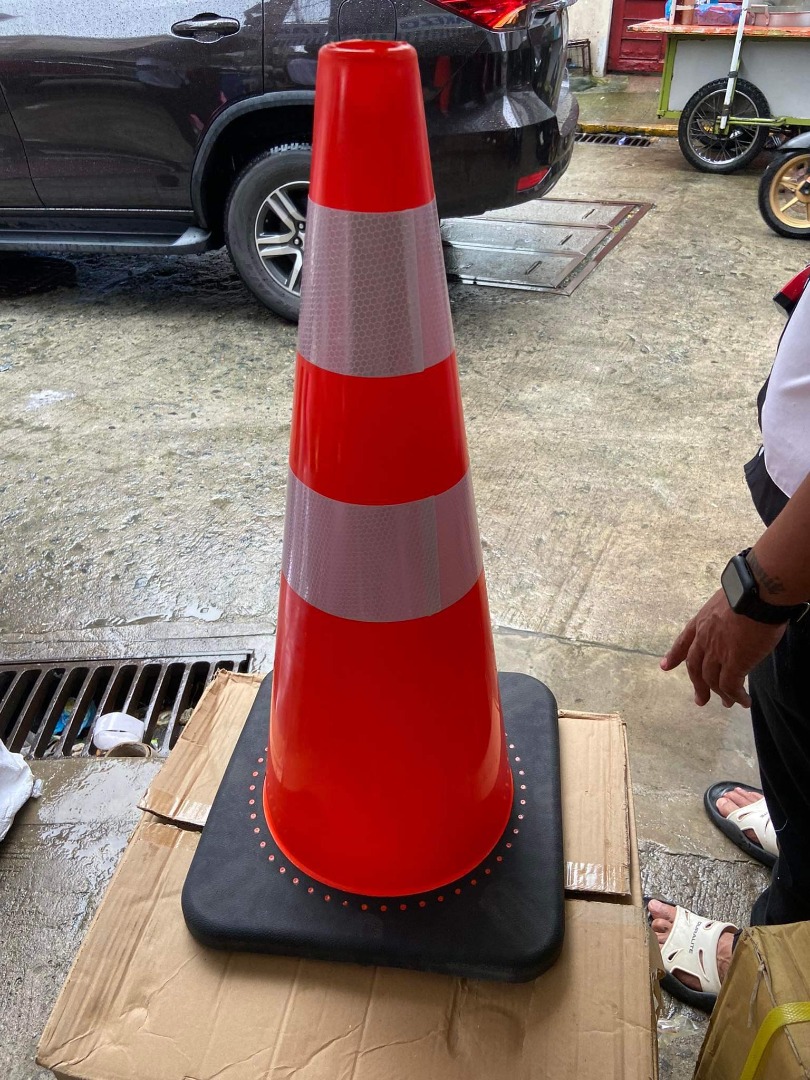 traffic cone, Commercial & Industrial, Construction & Building ...