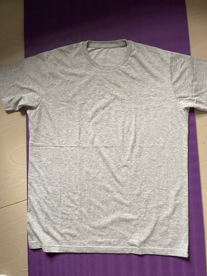 Uniqlo Mens basic tee, Men's Fashion, Tops & Sets, Tshirts & Polo ...