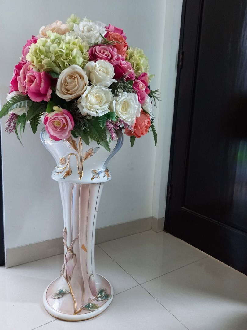 Vas Bunga Keramik Standing, Perabotan Rumah di Carousell