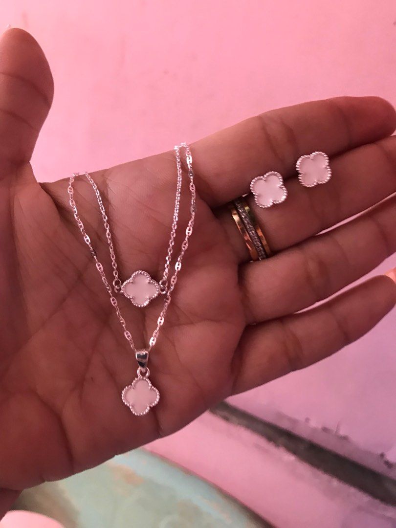 VCA set, Women's Fashion, Jewelry & Organizers, Necklaces on Carousell