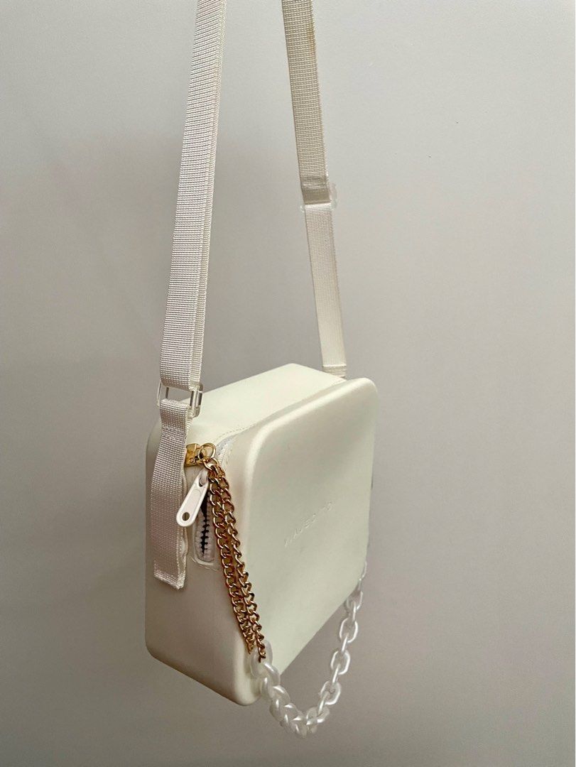 Viajecito Splashkit XL in Coconut, Women's Fashion, Bags & Wallets ...