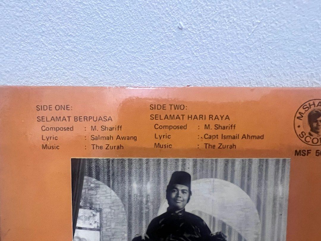 Vinyl Record Player Piring Hitam Santana M.Shariff P Ramlee, Hobbies ...