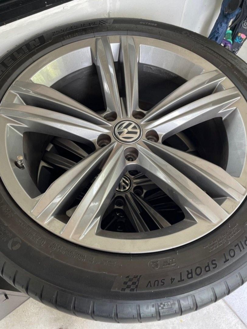 Volkwagen Tiguan Rim, Car Accessories, Tyres & Rims on Carousell