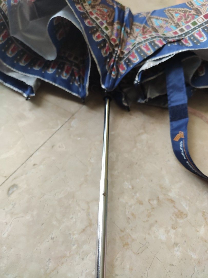 Rare Authentic SQ batik umbrella with Singapore airlines logo, Hobbies ...