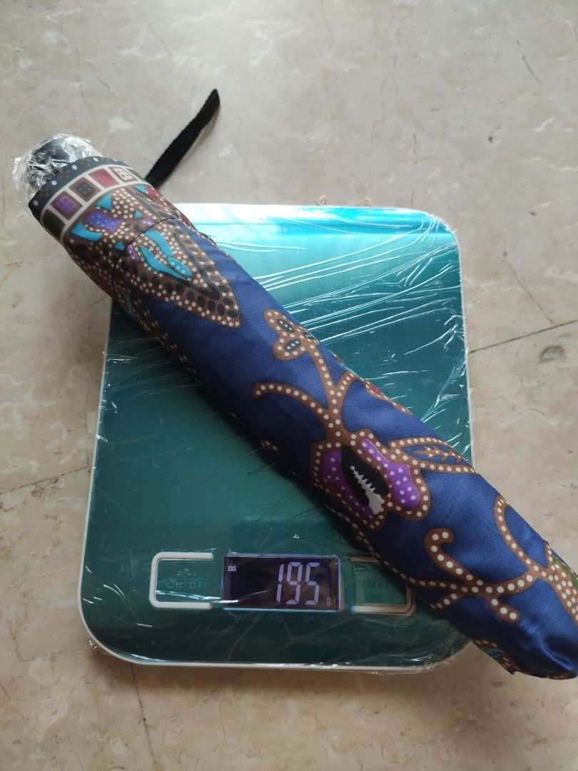 Rare Authentic SQ batik umbrella with Singapore airlines logo, Hobbies ...