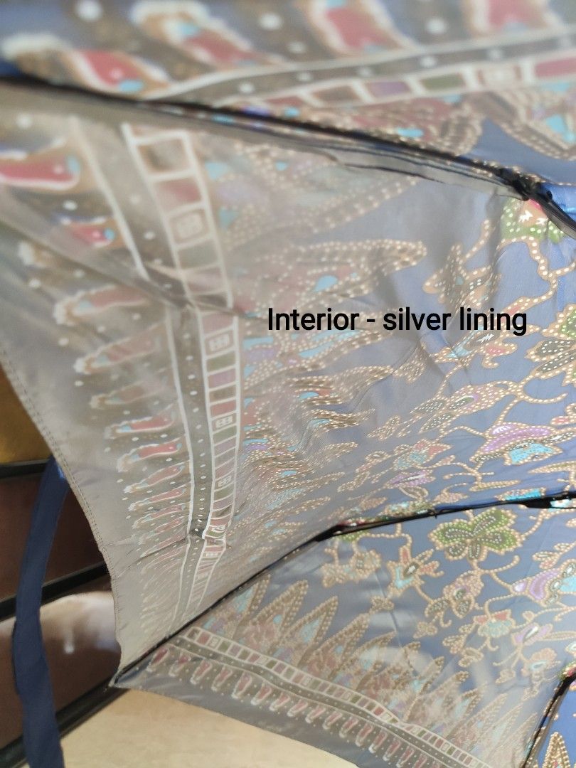 Rare Authentic SQ batik umbrella with Singapore airlines logo, Hobbies ...