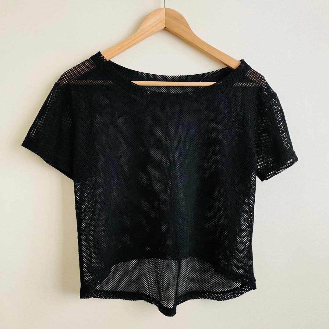 Black Topper Crop Top, Women's Fashion, Tops, Blouses on Carousell