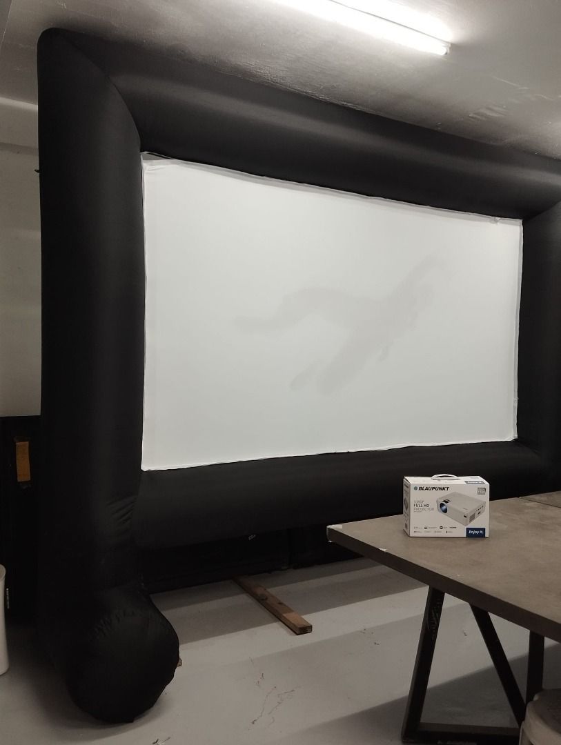 Blaupunkt FULL HD PROJECTOR with Self- Inflatable Screen (BPS1080WP ...