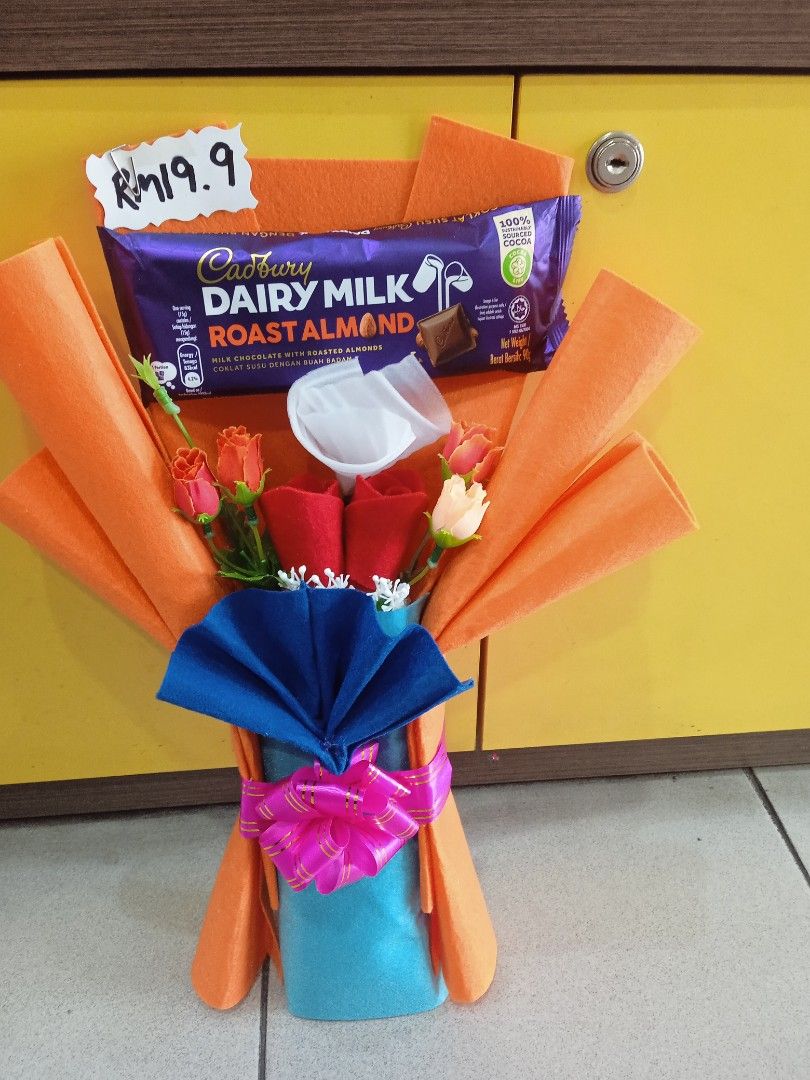 Bunga chocolate Dan bear, Hobbies & Toys, Stationery & Craft, Flowers ...