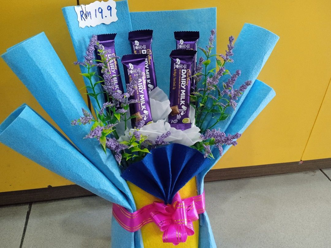 Bunga chocolate Dan bear, Hobbies & Toys, Stationery & Craft, Flowers ...