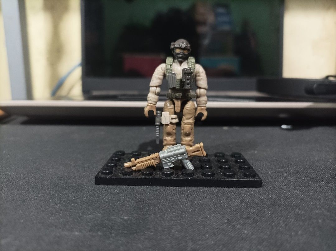 Call of Duty Mega Bloks Figure, Hobbies & Toys, Toys & Games on Carousell