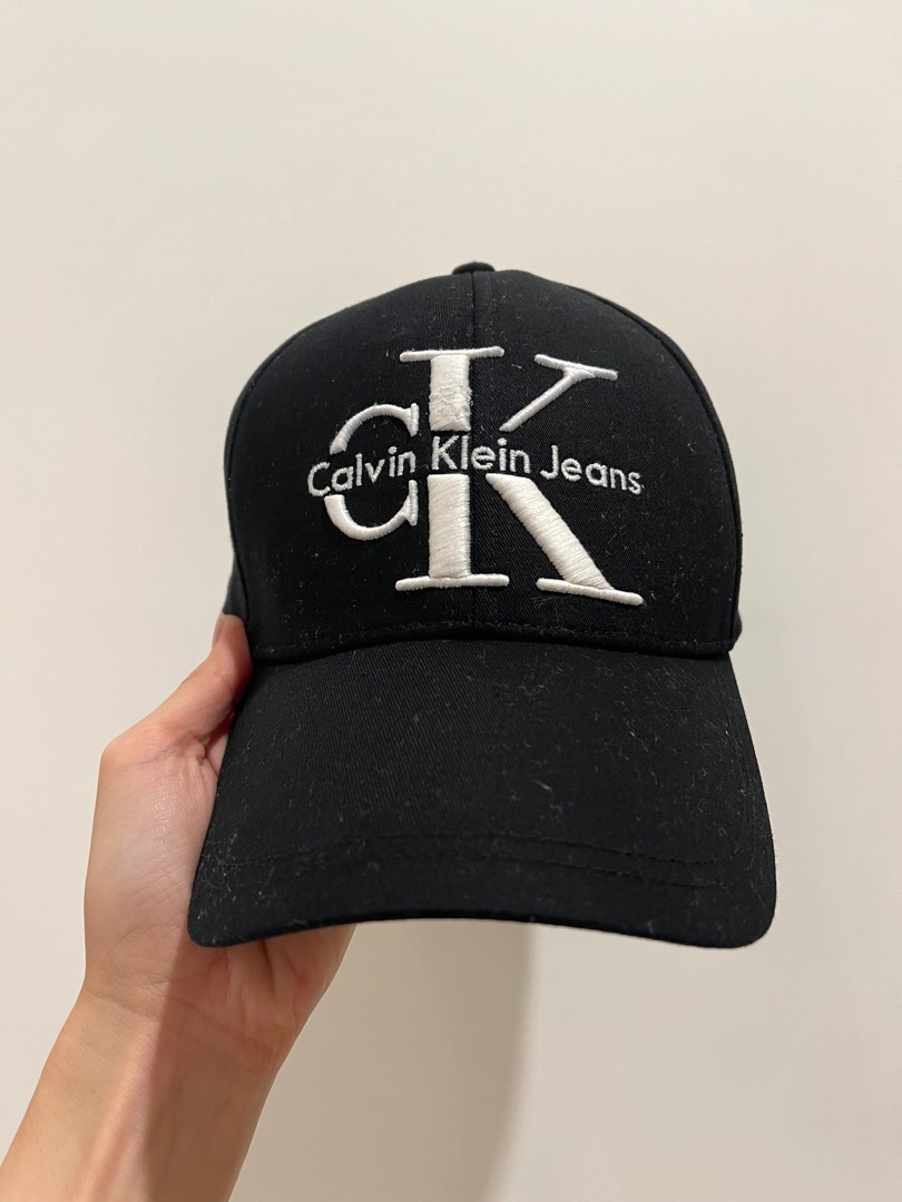 Calvin Klein Jeans Cap Black, Fesyen Pria, Aksesoris, Topi di Carousell