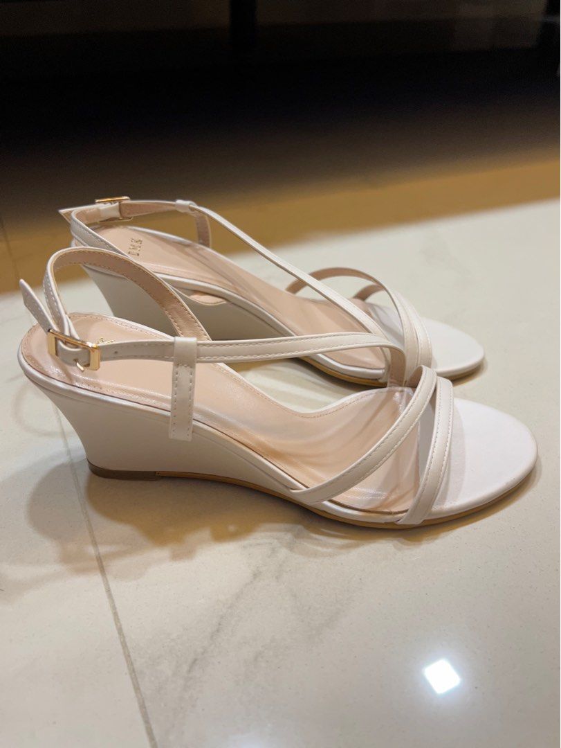 DMK shoes, Women's Fashion, Footwear, Wedges on Carousell