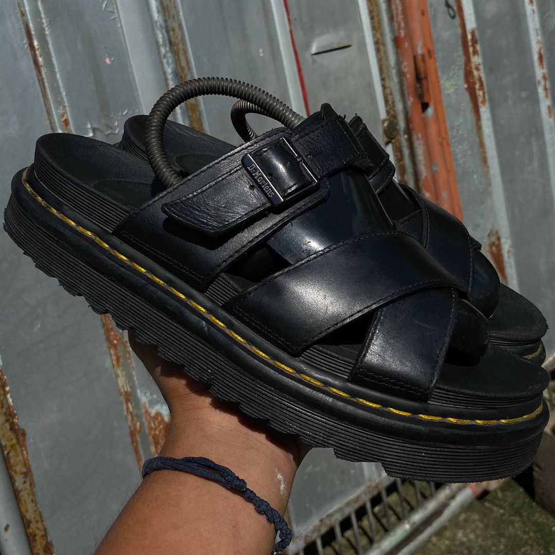 Dr Martens Ryker, Men's Fashion, Footwear, Slippers & Slides on Carousell