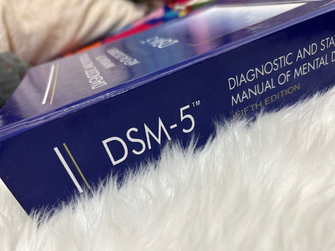DSM-5 Book, Hobbies & Toys, Books & Magazines, Textbooks on Carousell