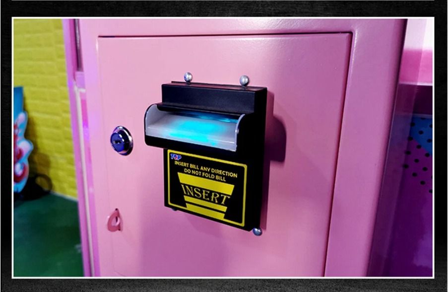 Helen Claw Game Machine with Bill Acceptor, Sports Equipment, Sports ...