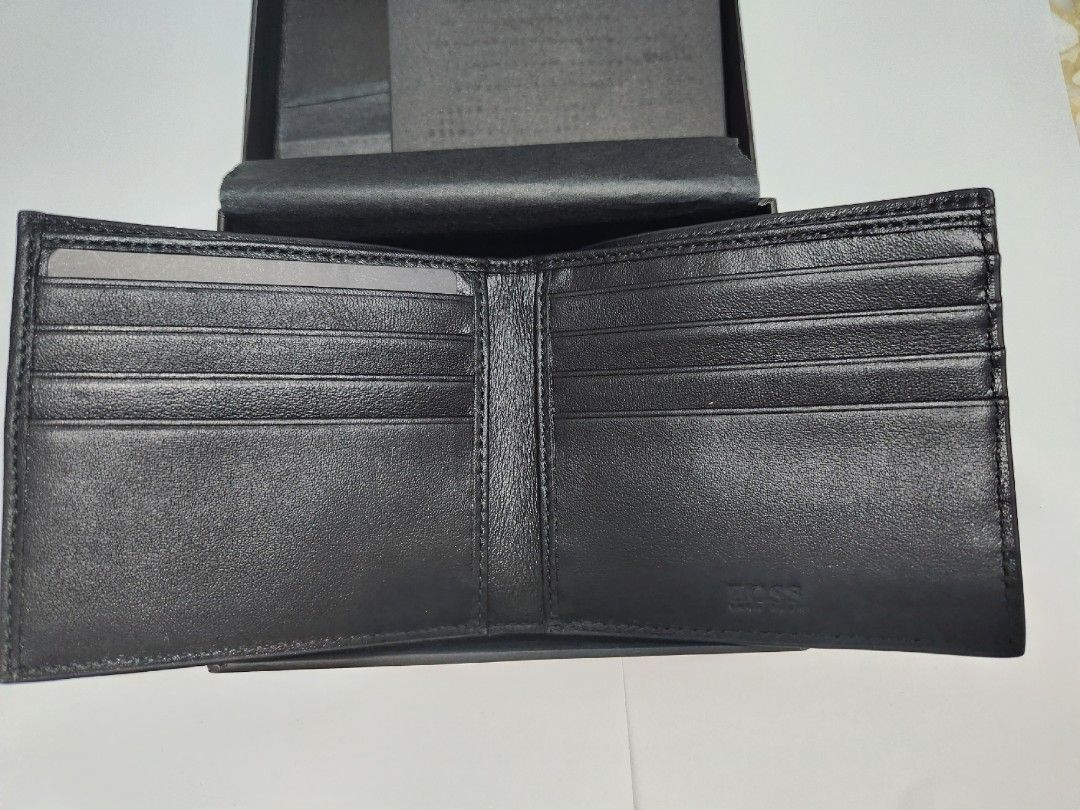 Hugo boss men's wallet, Men's Fashion, Watches & Accessories, Wallets ...