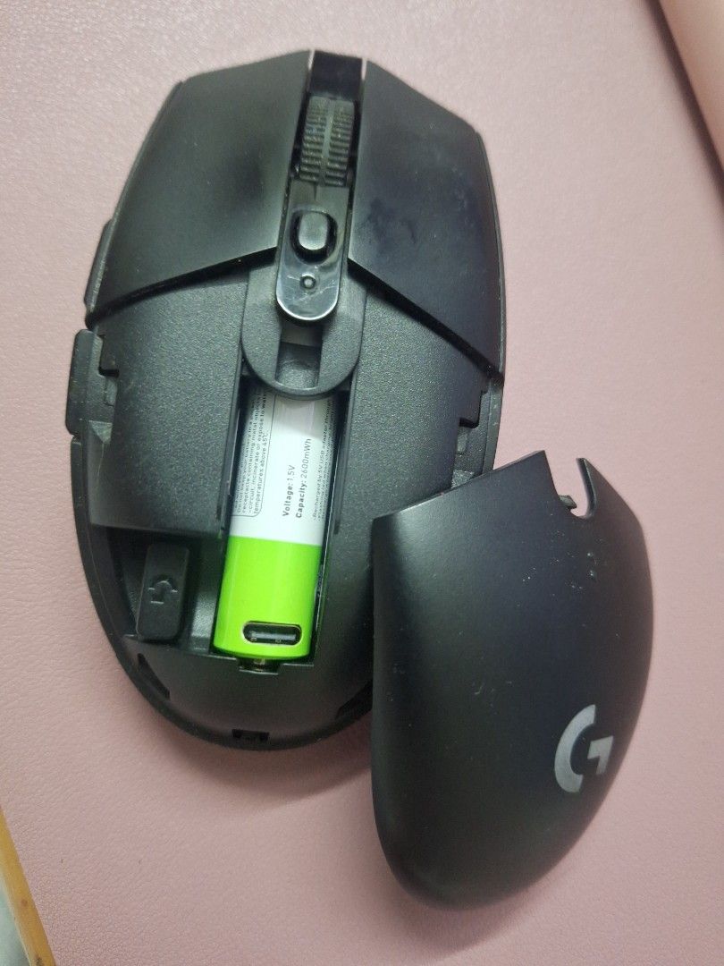 Logitech 304, Computers & Tech, Parts & Accessories, Mouse & Mousepads ...