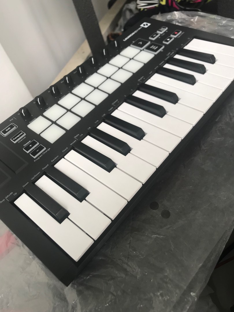 Novation Launchkey Mini MK3, Hobbies & Toys, Music & Media, Musical ...
