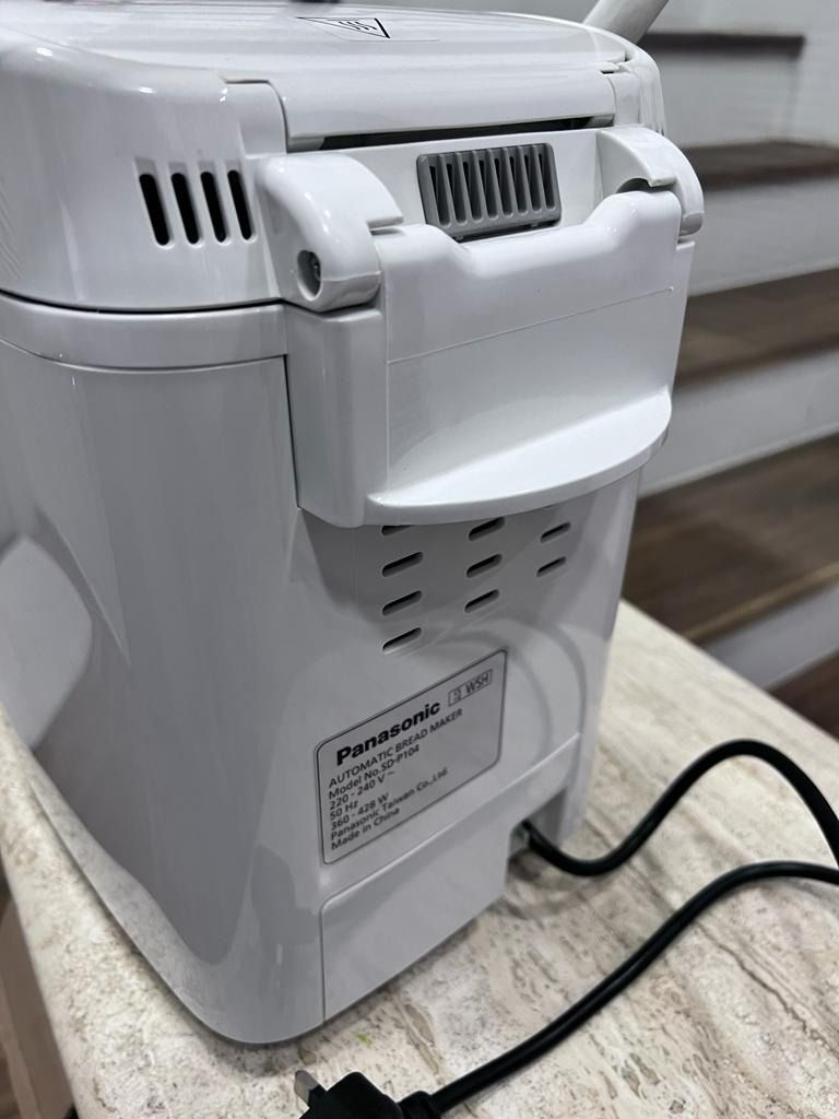 PANASONIC Automatic Bread Maker Model : SD-P104, TV & Home Appliances, Kitchen Appliances ...