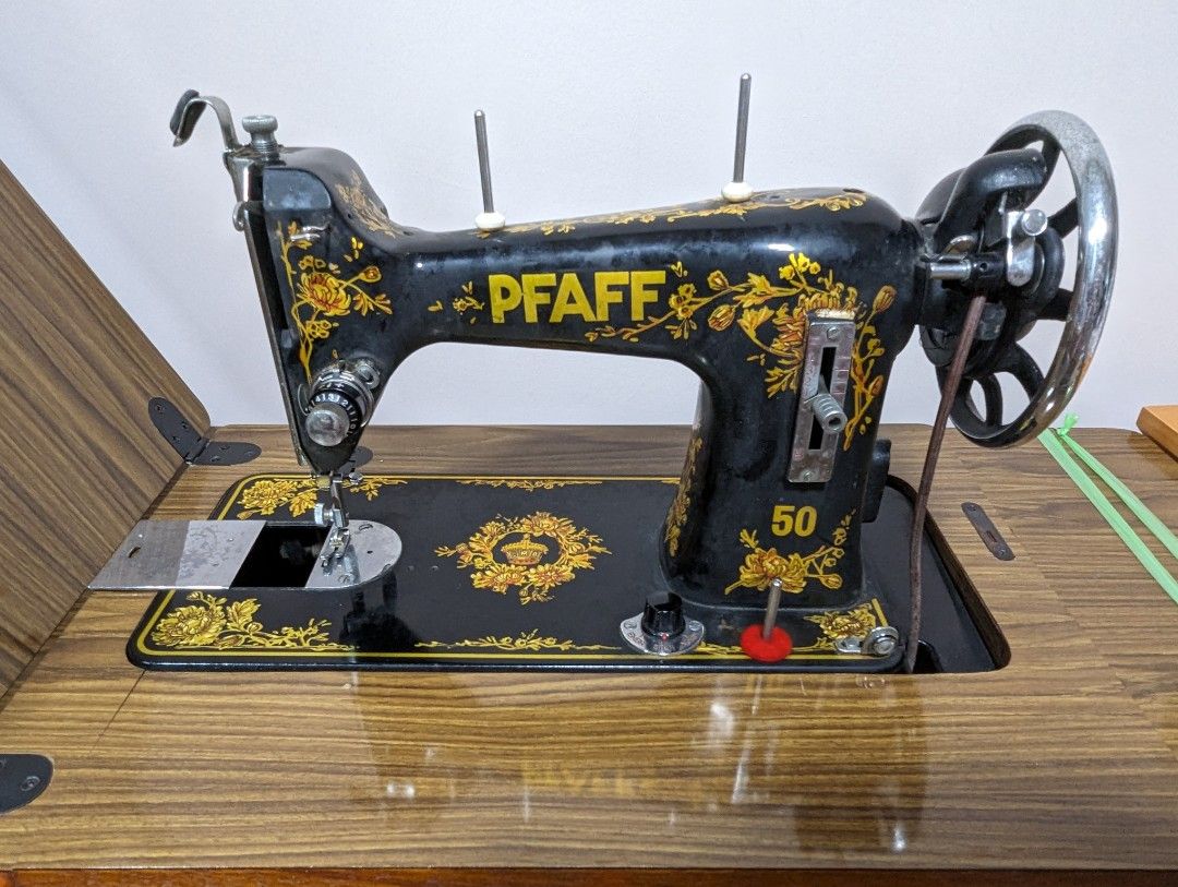 PFAFF 50 Hand Crank Vintage Sewing Machine, Hobbies & Toys, Memorabilia ...
