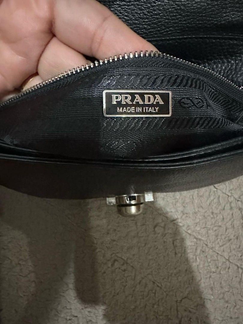 PRADA MADE IN ITALY FULL KULIT ASLI, Fesyen Wanita, Tas & Dompet di ...