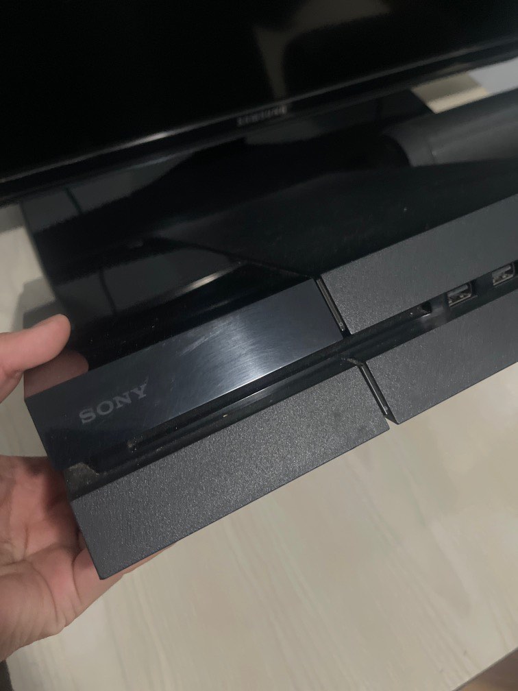 RUSH Ps4 400gb with games and 3 controllers, Video Gaming, Video Game ...