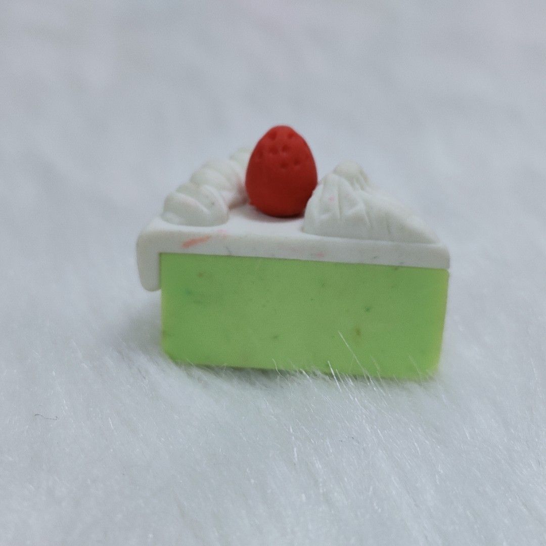 Miniature / Mini Foodie - Realistic Small Cake Slice, Hobbies & Toys ...