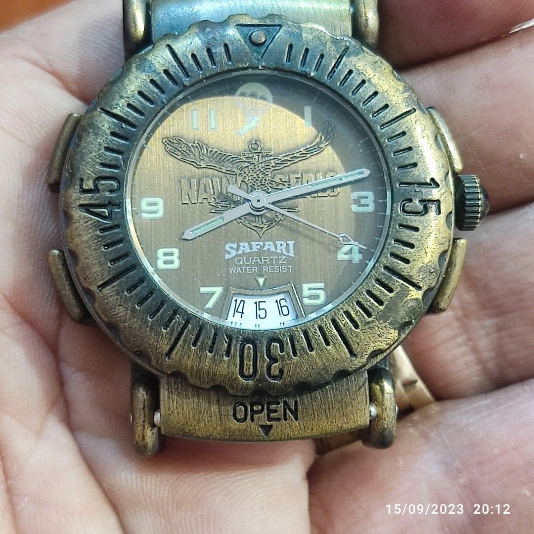 Safari Navy Seals Quartz with Compass, Men's Fashion, Watches ...