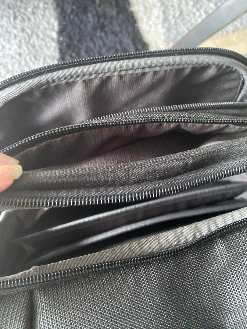 Samsonite Bag for Men with multiple compartments and organisers, Men's ...