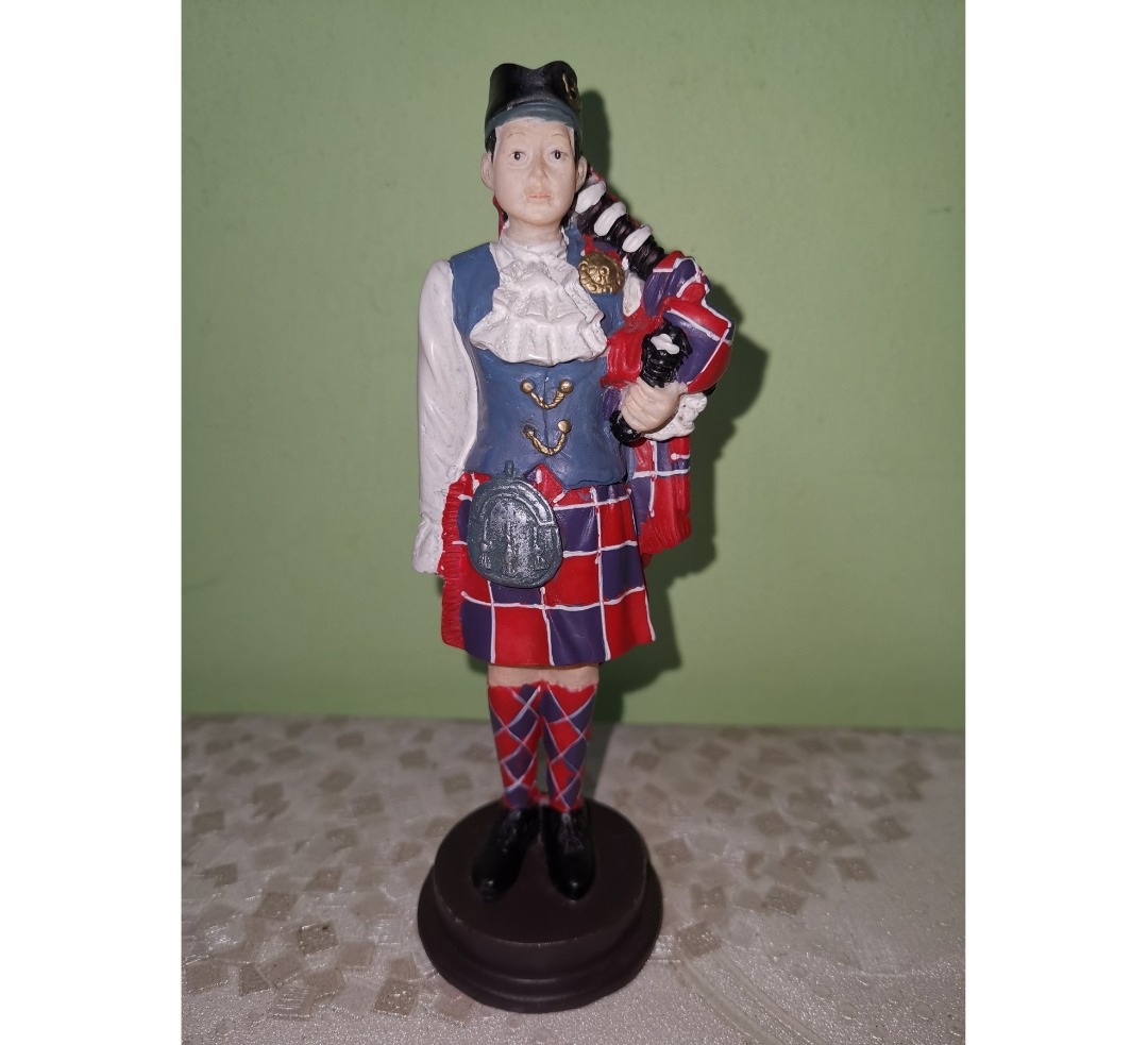 Scottish Statue Figurine, Hobbies & Toys, Memorabilia & Collectibles ...