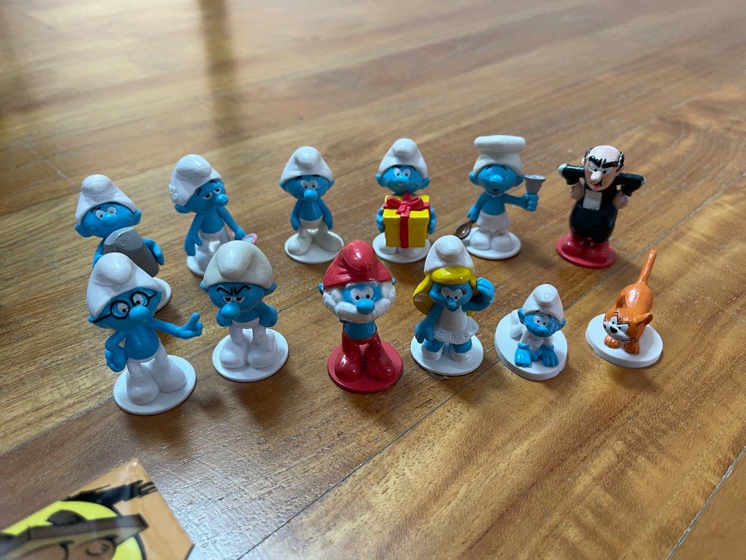 Smurfs busy book with playmat and figurine, Hobbies & Toys, Books ...