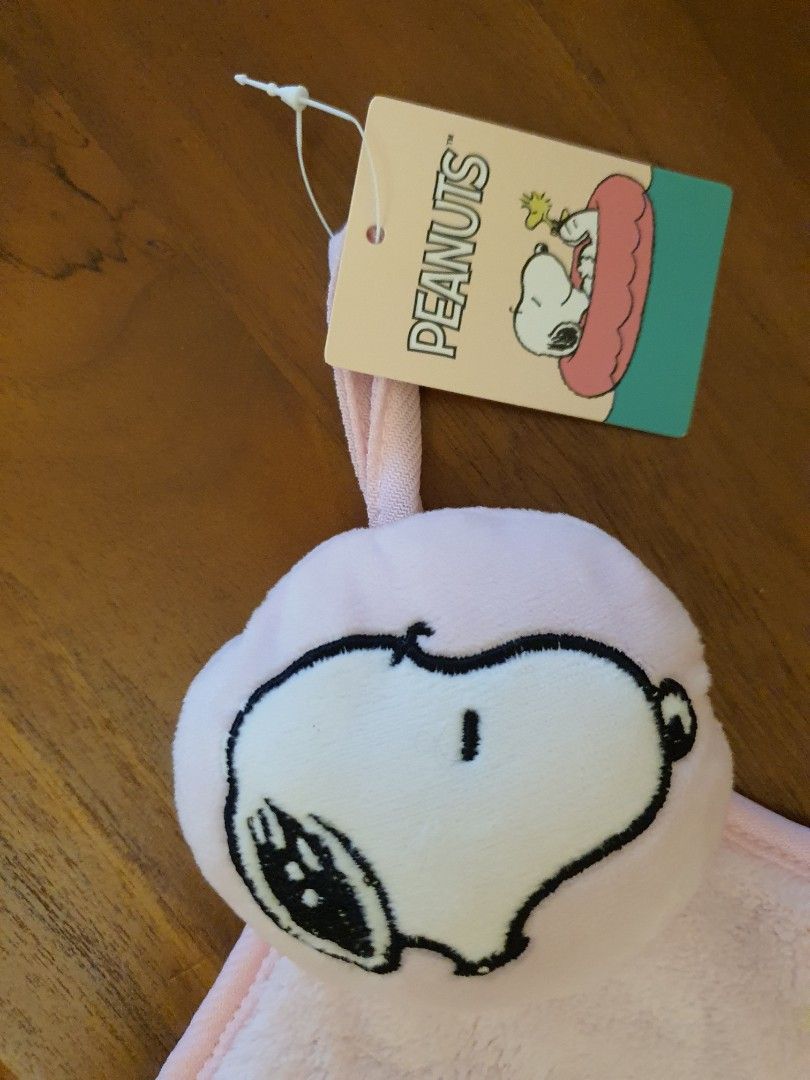 Snoopy peanuts hand or face towel with loop, Furniture & Home Living ...
