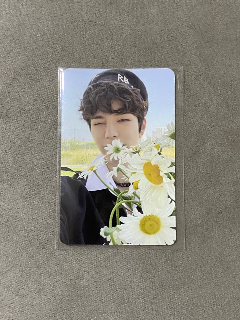 STRAY KIDS SEUNGMIN PHOTOCARD T-CRUSH VER., Hobbies & Toys, Memorabilia ...