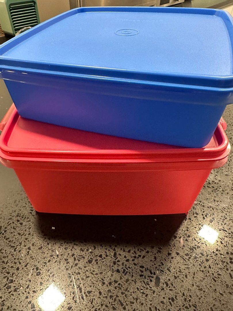 Tupperware 4 liter + 800ml (2 to GO), Furniture & Home Living, Home ...