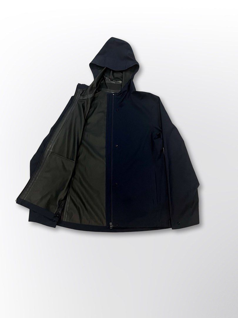 Uniqlo BlockTech Parka (Navy Blue), Men's Fashion, Activewear on Carousell