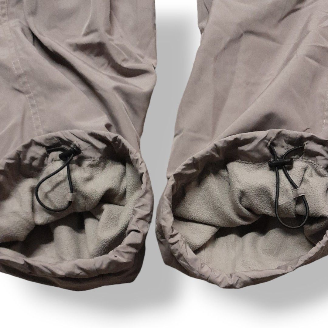Uniqlo Heat Tech Parachute Pants, Men's Fashion, Coats, Jackets and ...