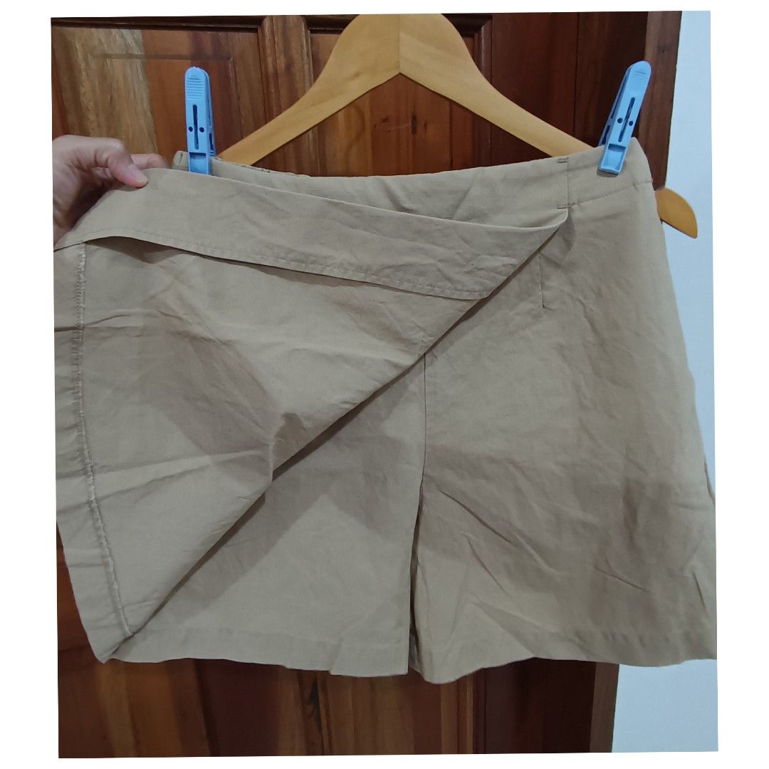 Uniqlo Linen Blend Skort, Women's Fashion, Bottoms, Shorts on Carousell