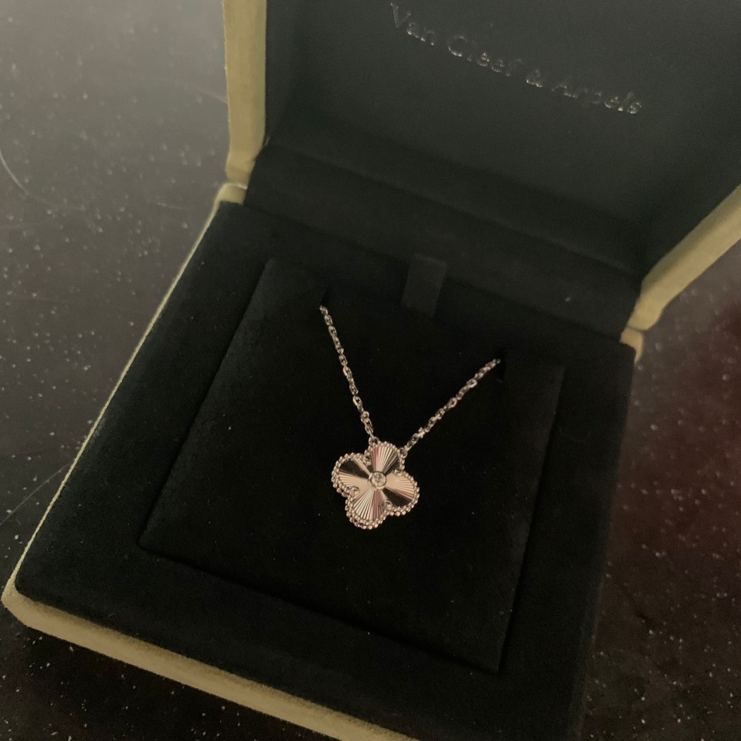 VCA Vintage Alhambra pendant, Luxury, Accessories on Carousell