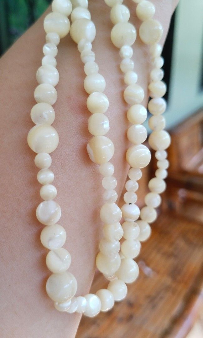 VINTAGE KARLA JORDAN MOTHER OF PEARL NECKLACE, Women's Fashion, Jewelry & Organizers, Necklaces ...