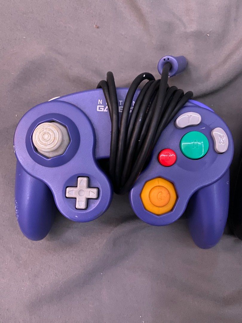 Xbox 360 and Gamecube Controllers. 1000 each! Rechargeable and corded ...