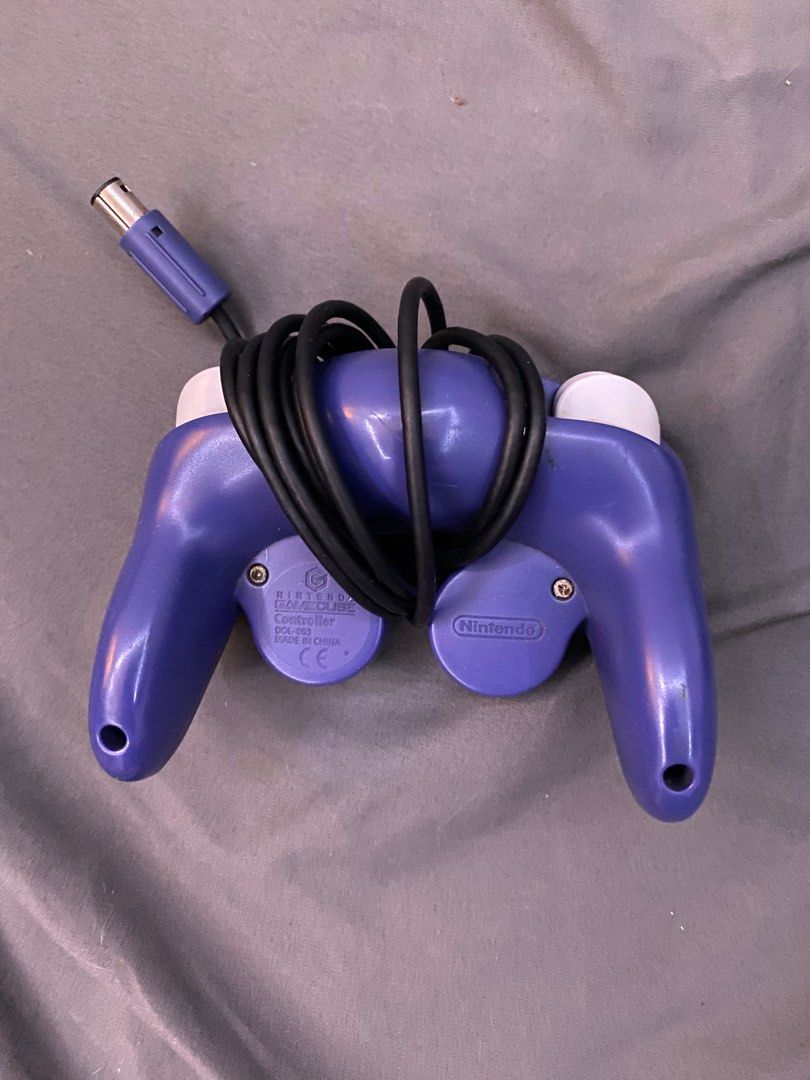 Xbox 360 and Gamecube Controllers. 1000 each! Rechargeable and corded ...